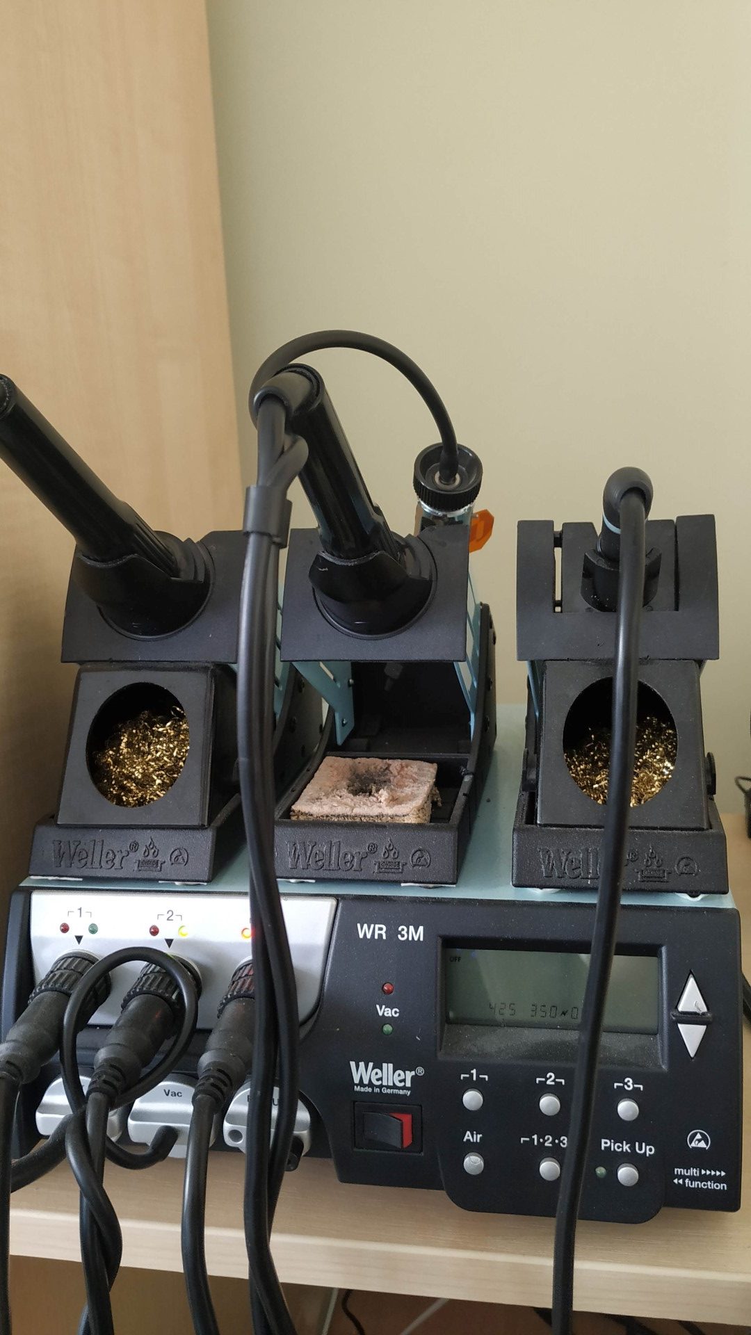 Weller wr 3m (soldering station) – Elektronikas un datorzinātņu institūts